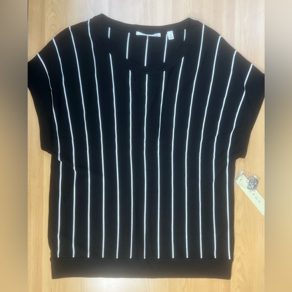 Cyrus | Tops | Nwt Cyrus Crew Neck Cap Sleeve Top In Black W Thin White ...